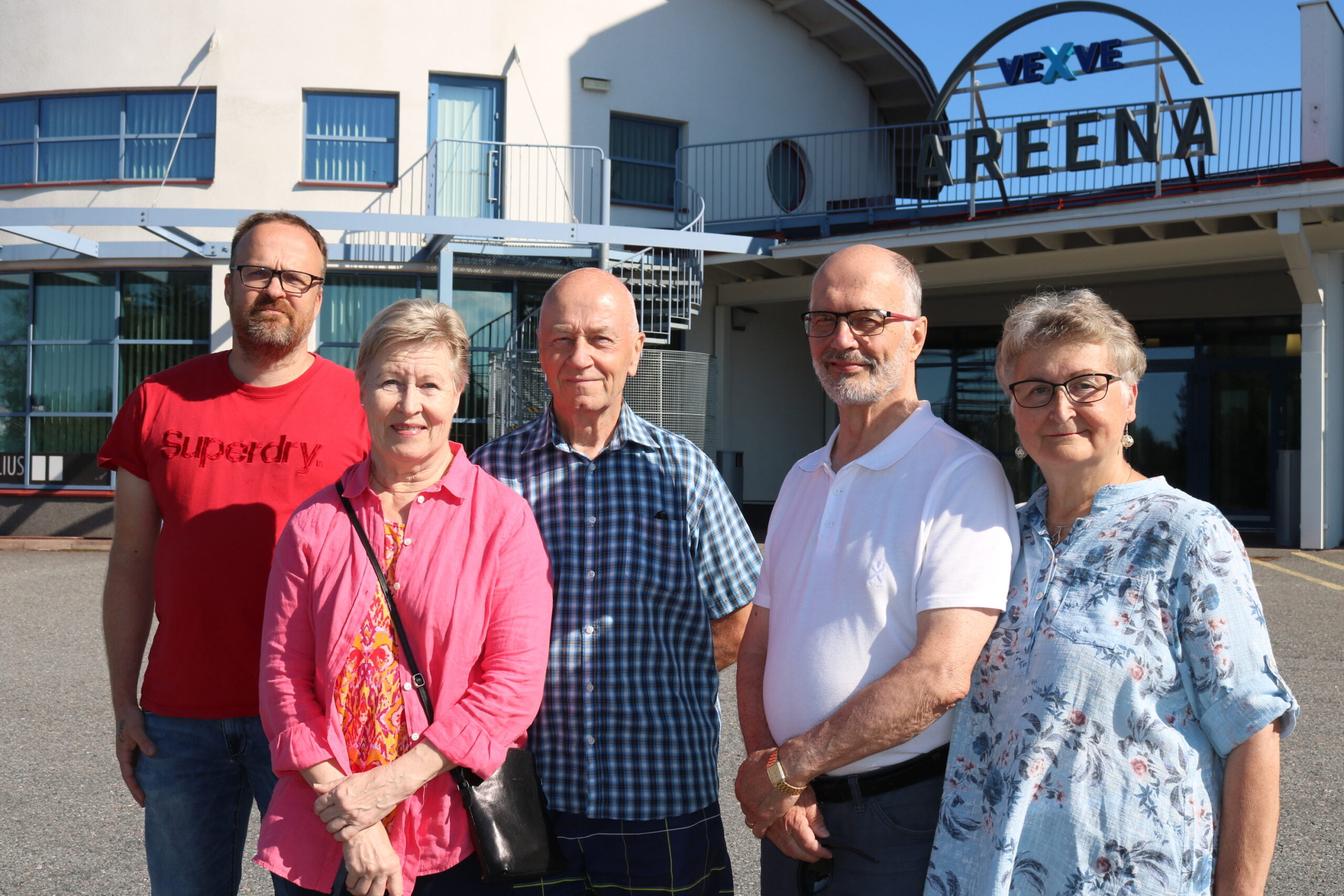 Lions Clubilaiset järjestivät Popedan konsertoimaan Vexve Areenalle ...