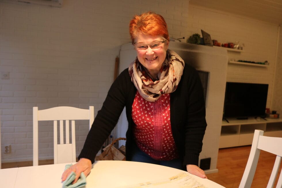 Mouhijärven Vuoden Yrittäjäksi valittiin siivousalalla toimiva Raili ...