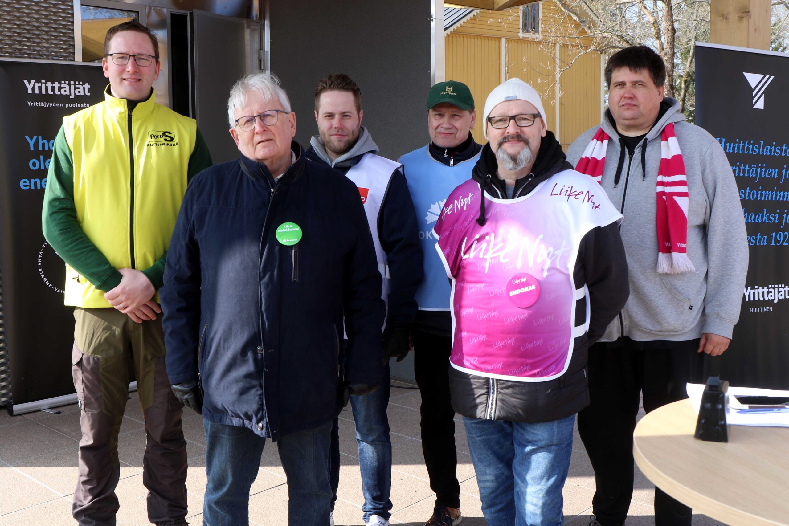 ”Kun menette äänestämään, saatte luvan tulla kiskaisemaan hihasta ...